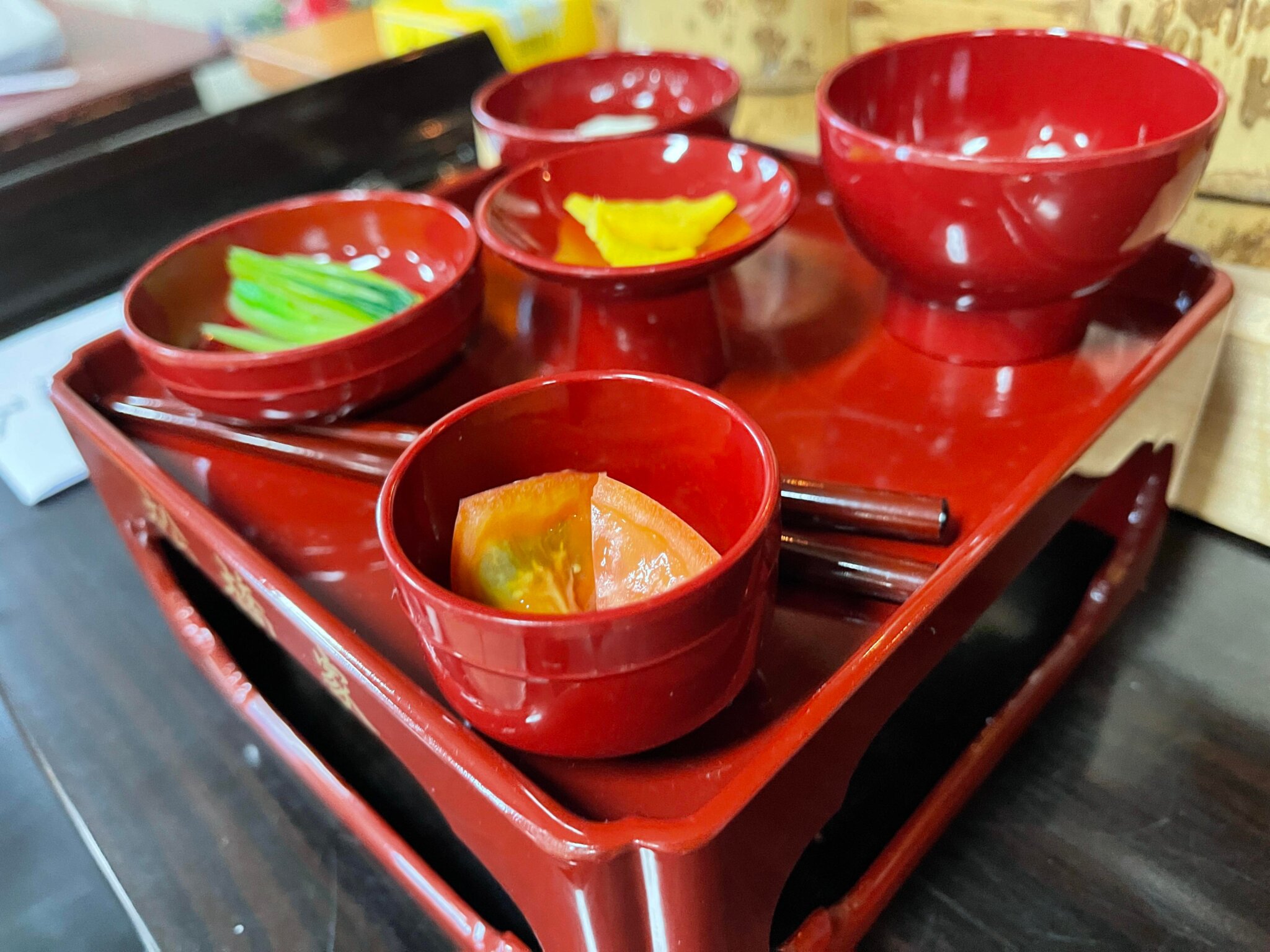 法事はめんどくさい？一周忌など法話は「幸せ」のためにある！ – 四十九日や一周忌の意義、お布施や喪服マナーは？【教えて！お坊さん】 – まいてら